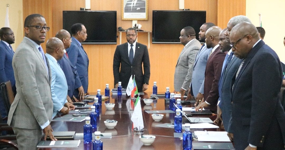 Primera Junta Rectora de la Compañía Nacional de Petróleos de Guinea ...