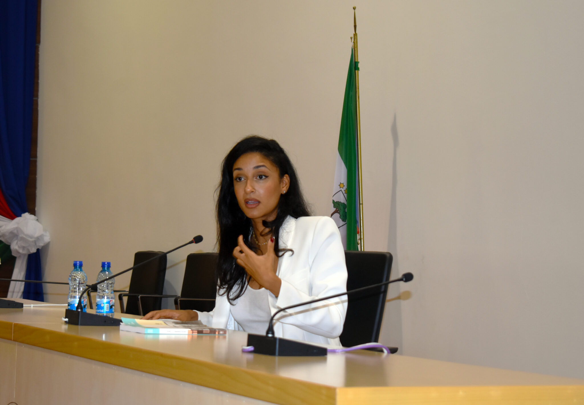 Jennifer Riveiro Ilende presenta en la AAUCA la segunda edición de su ...