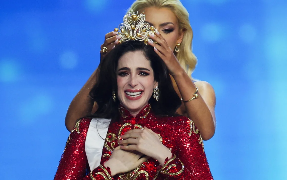 La mexicana Fátima Bosch gana en Tailandia el certamen Miss Universo 2025